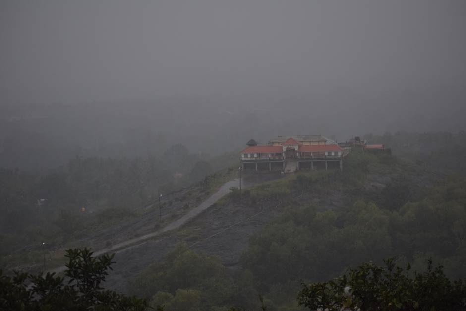 Shine of a mansion in the midst of rain