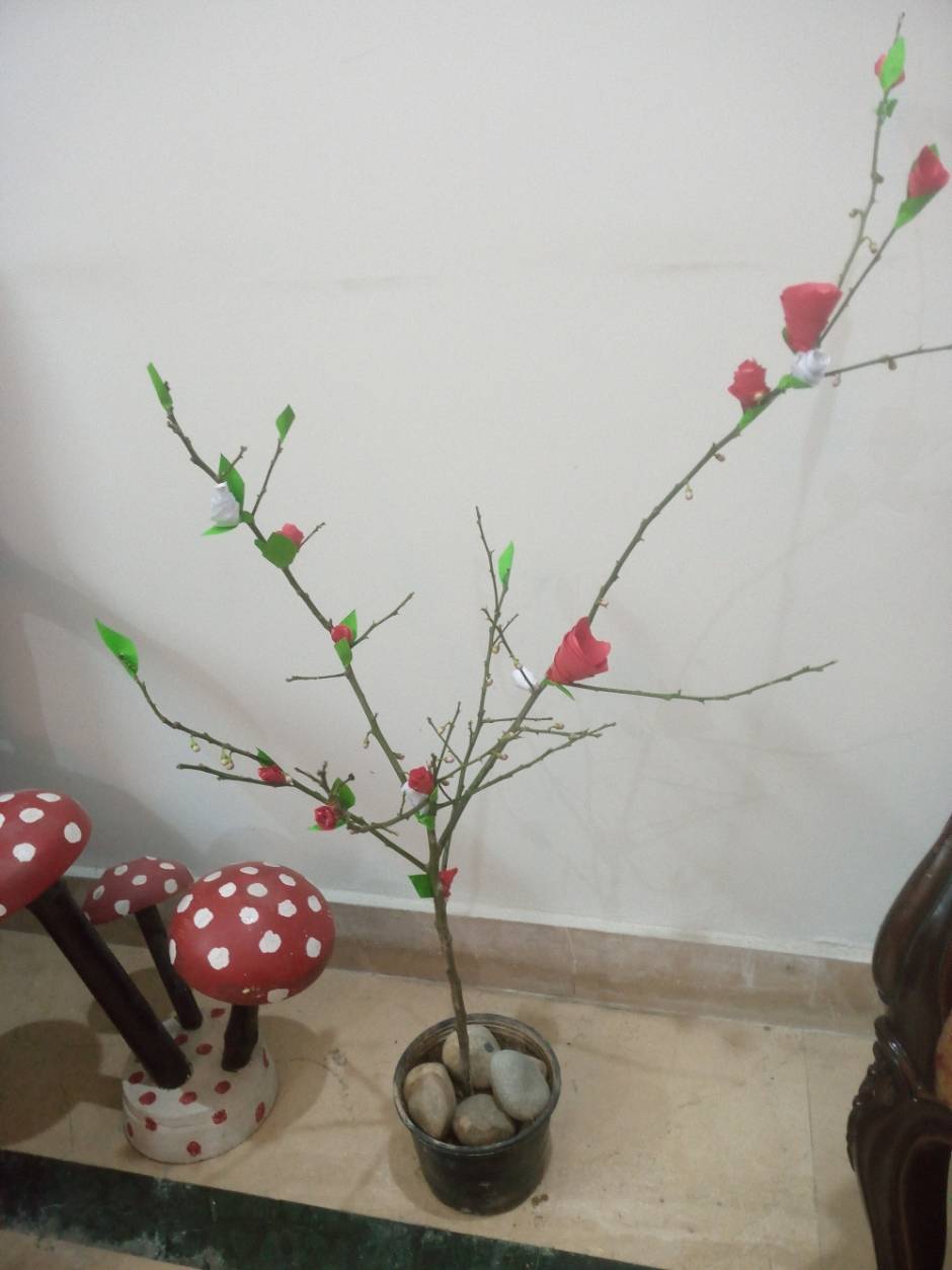 Rose bush from paper flowers